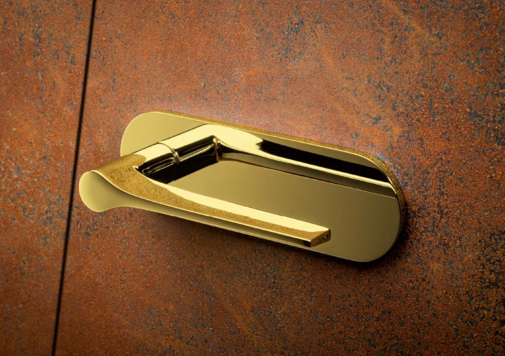 Door handles on horizontal plate | Olivari