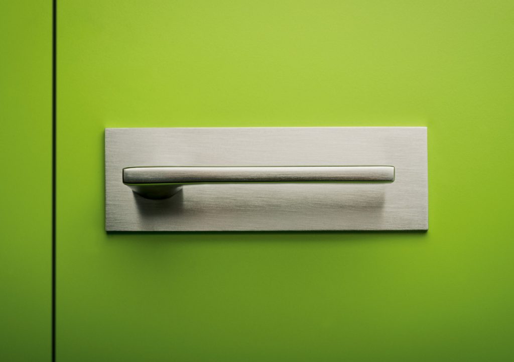 Door handles on horizontal plate | Olivari